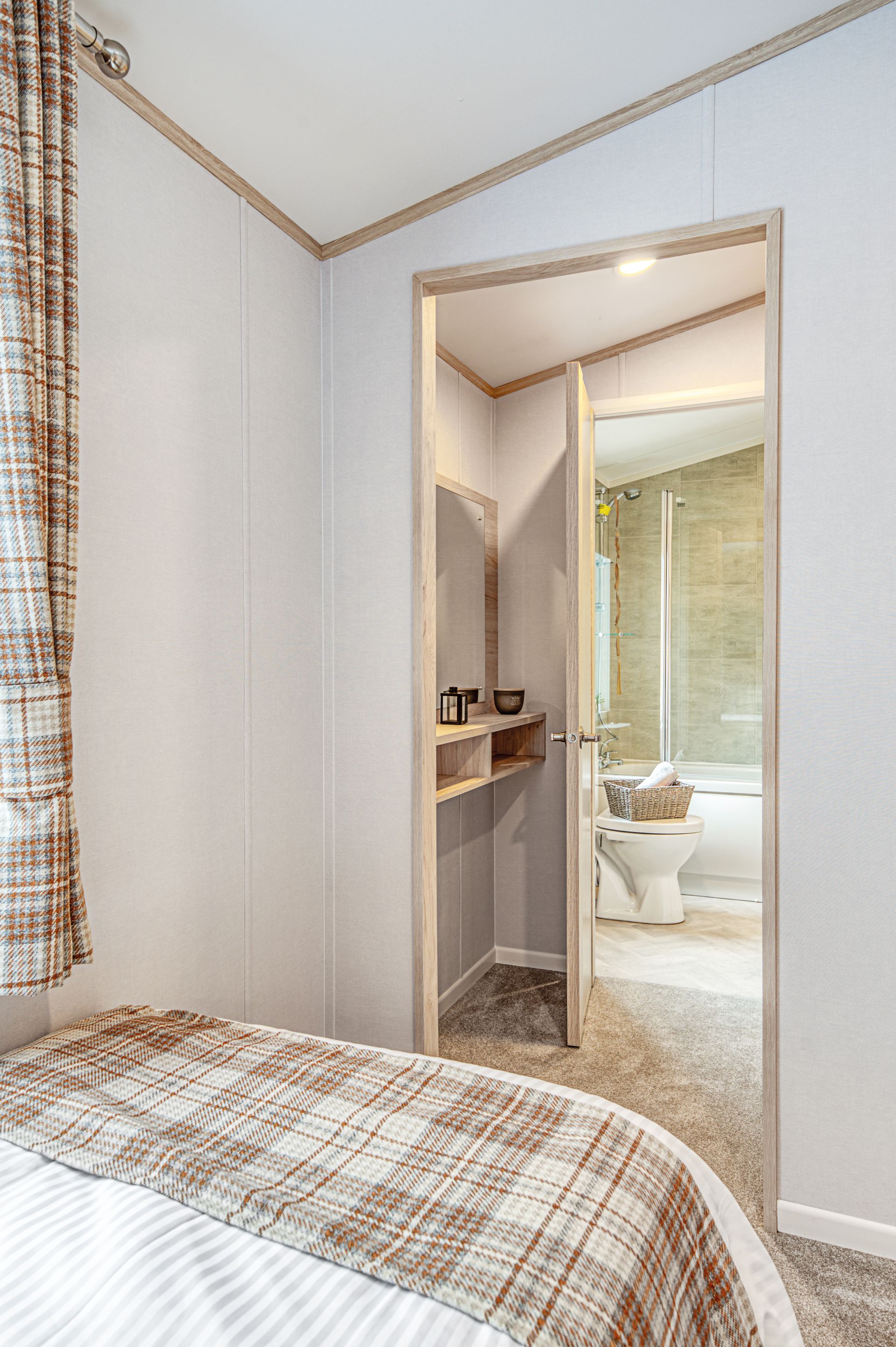 2025 Atlas Wisteria Lodge 40ft x 20ft, 2 or 3 Beds, French Doors