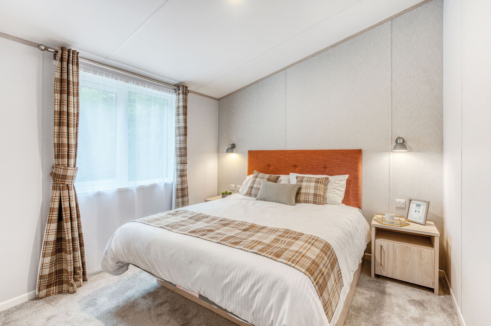 2025 Atlas Wisteria Lodge 40ft x 20ft, 2 or 3 Beds, French Doors
